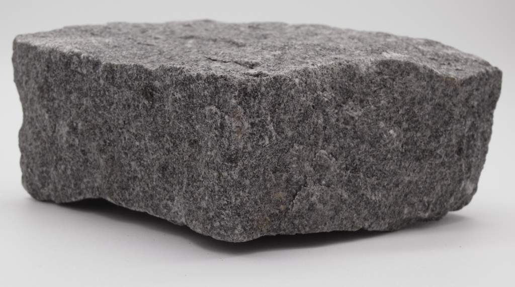 Dark grey granite setts in natural cropped finish per m2 | StoneYard