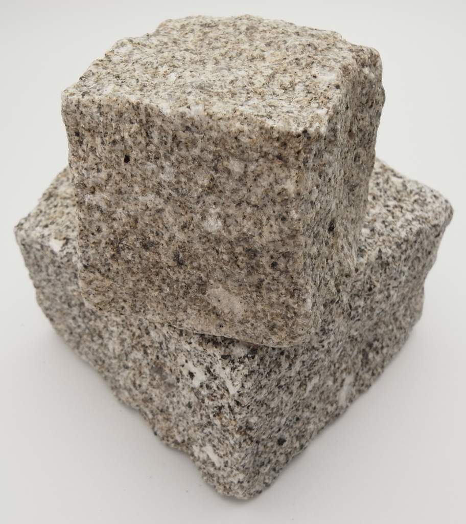 Brown granite setts in natural cropped finish per m2 | StoneYard