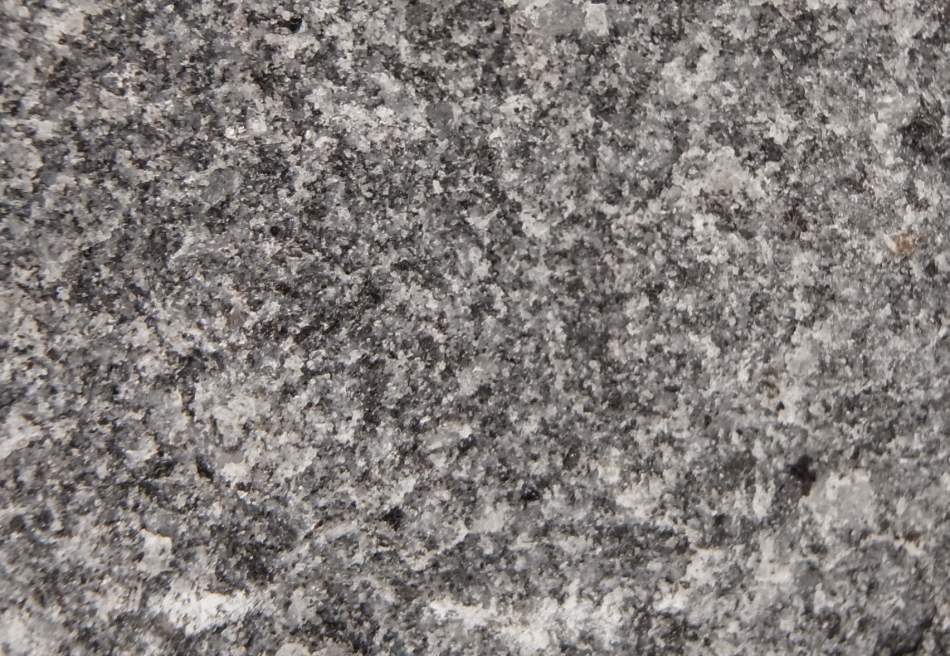 Dark grey granite setts in natural cropped finish per m2 | StoneYard