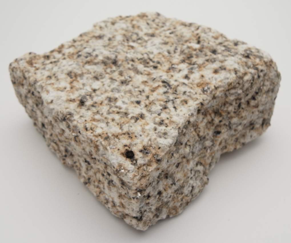 Old gold granite setts in natural cropped finish per m2 | StoneYard