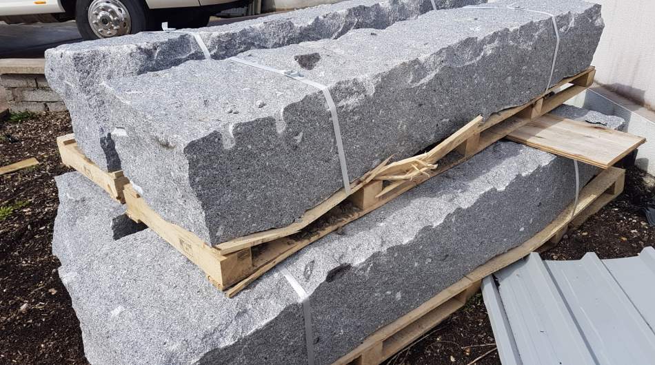 Granite pillar – rough obelisk 210x50x30cm | StoneYard