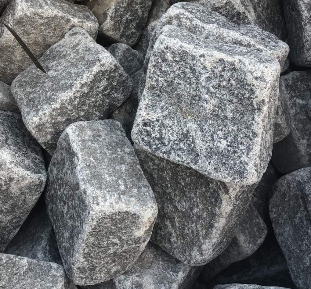 Dark grey granite setts in tumbled finish per m2 | StoneYard