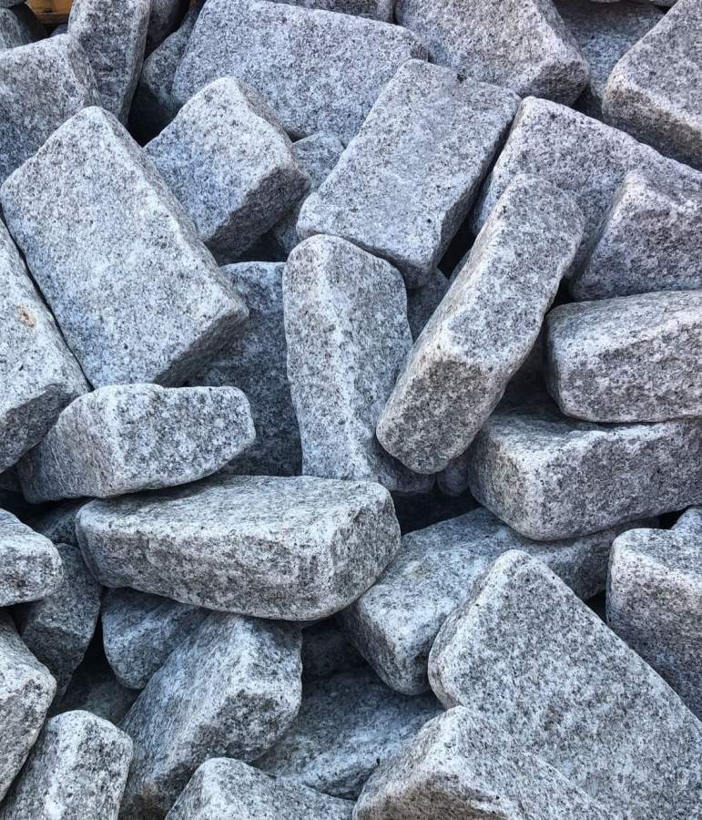 Fine grey granite setts in tumbled finish per m2 | StoneYard