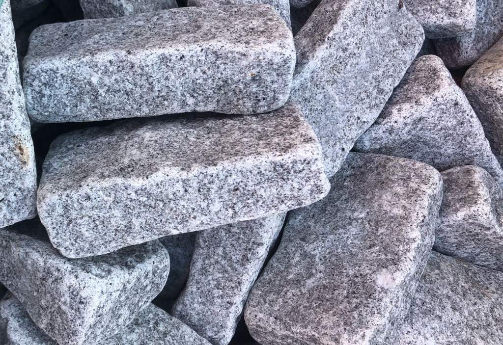 Fine grey granite setts in tumbled finish per m2 | StoneYard
